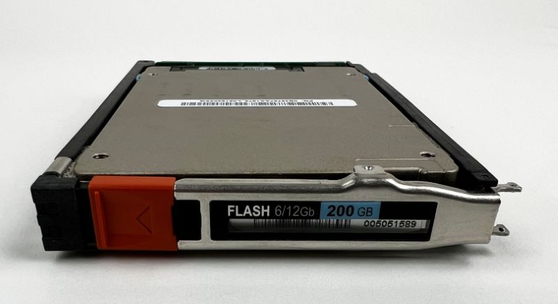 EMC 005051589 200GB FLASH 6/12Gb 2.5"