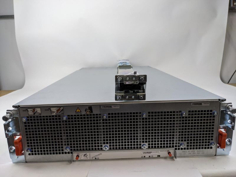 EMC 100-887-110 VMAX 120 BAY 2.5" 6G SAS DAE Storage,4x PWR, 2x LCC, Rails