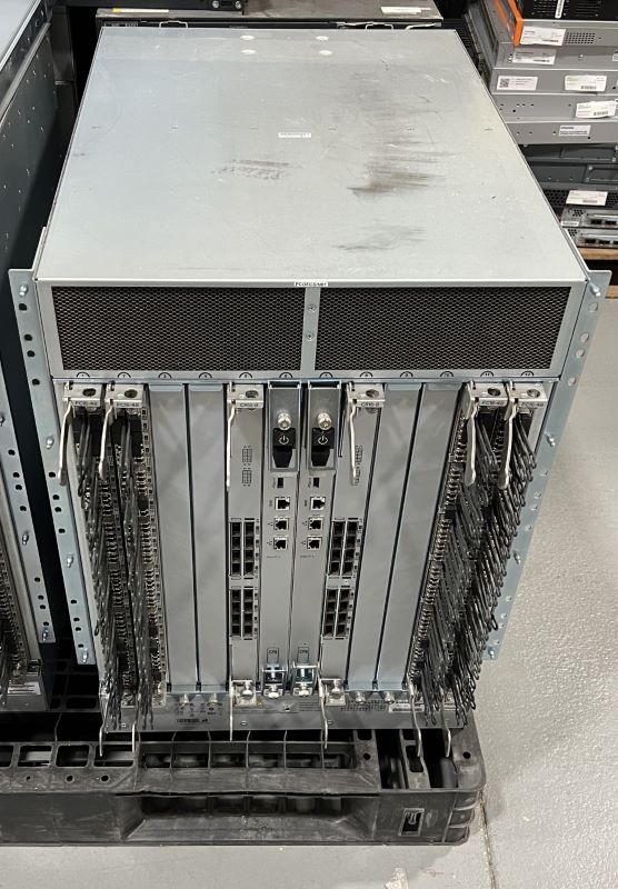 EMC ED-DCX8510-8B Brocade 8-Slot 16G 4x FC16-48 2x CR16-8 2x 105-000 ...