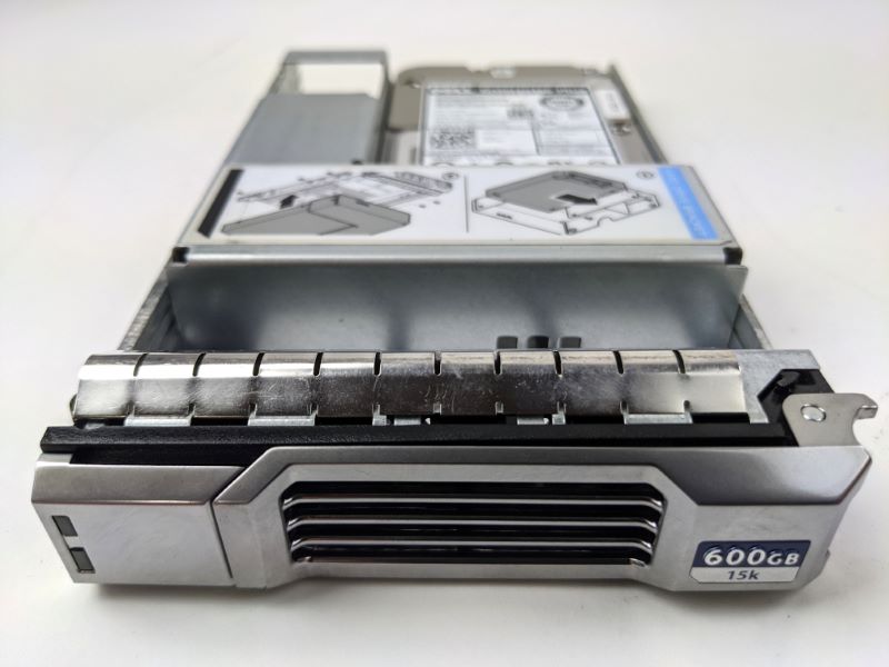 Equallogic 1MJ200-157-EQL 600GB SAS 15K 12Gbps with PS6100 Conversion Tray